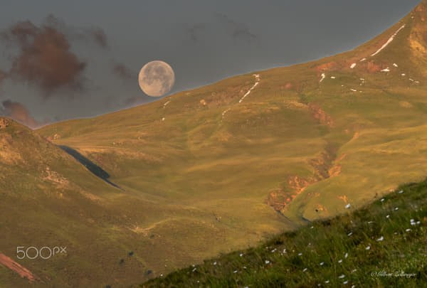 good night moon (6:05am) by Gilbert Zellweger | 500px