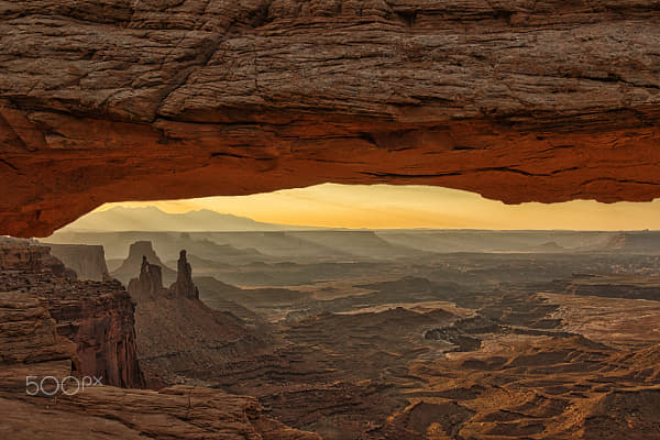 Through the Arch of Ages by Helen Bui | 500px