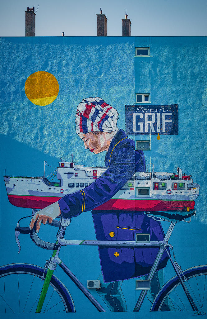 Athletic Woman Posing Against Textured Wall | people photo by Josef Prinz | 500px