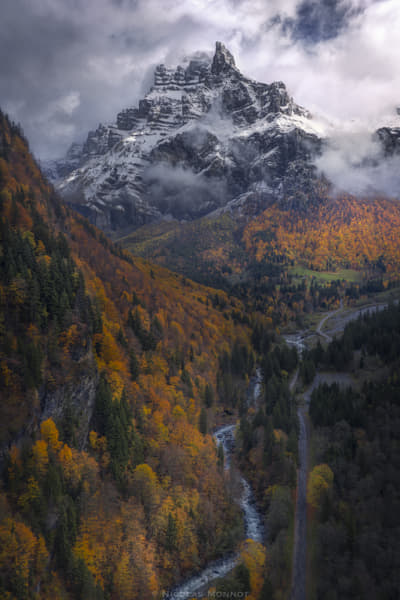 Autumn Mountainside Reveals Nature's Grandeur and Seasonal ...