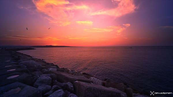 Vibrant Sunset Illuminates Horizon in Display of Natural Grandeur ...