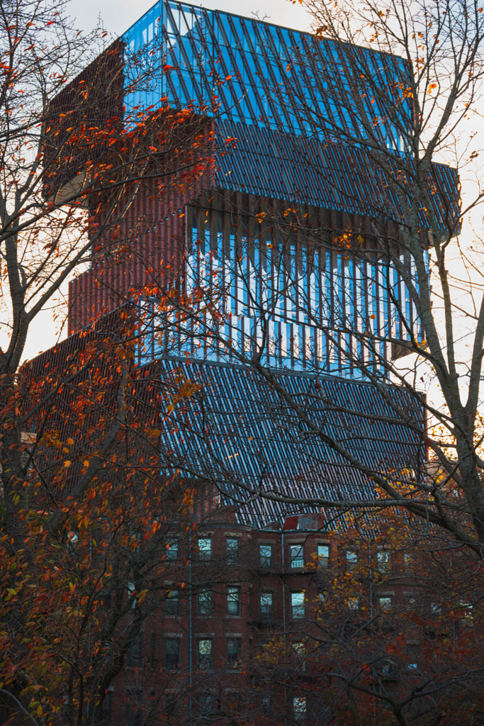 Modern Architecture Reflecting Urban Grandeur and Contemporary Design ...