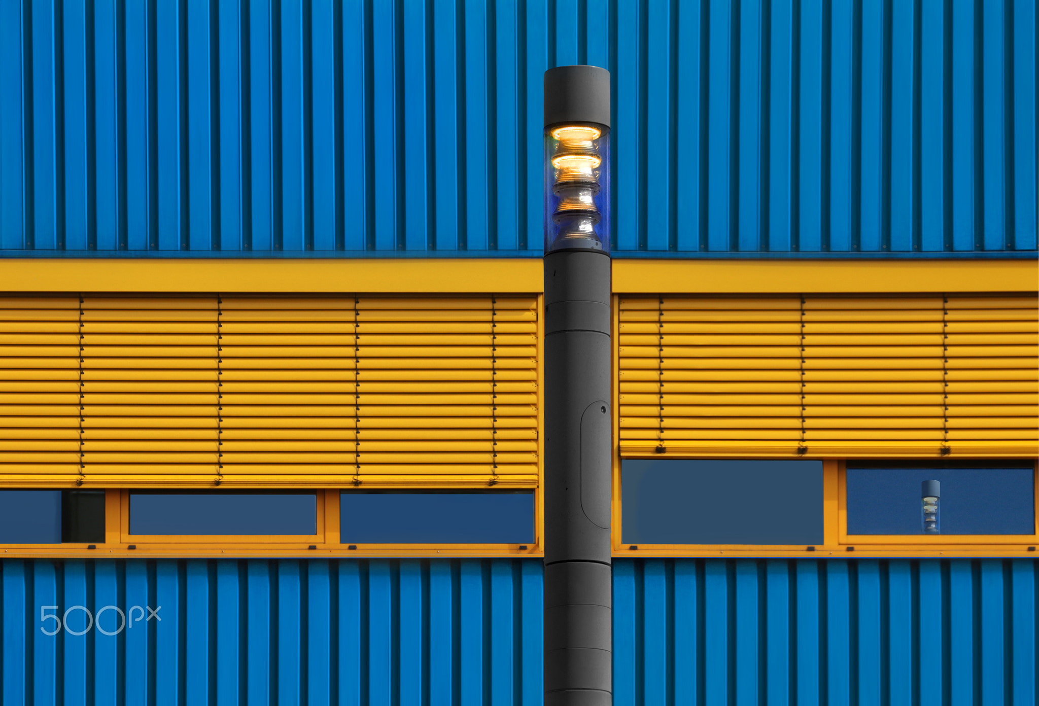 Urban Facade Expressing Modernity and Bold Architectural Design | city ...