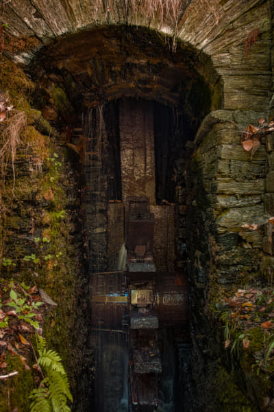 Ancient Stone Archway Evoking History and Mystery | creative photo by ...