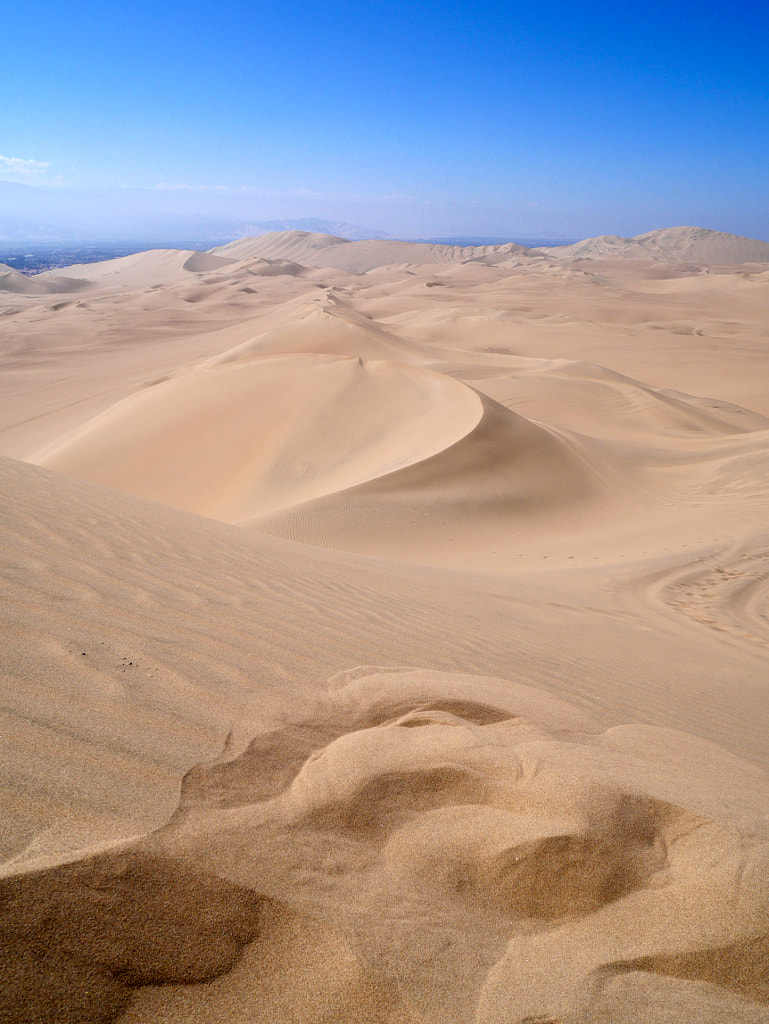 Peruvian desert landscape by Isabel de la Cruz / 500px