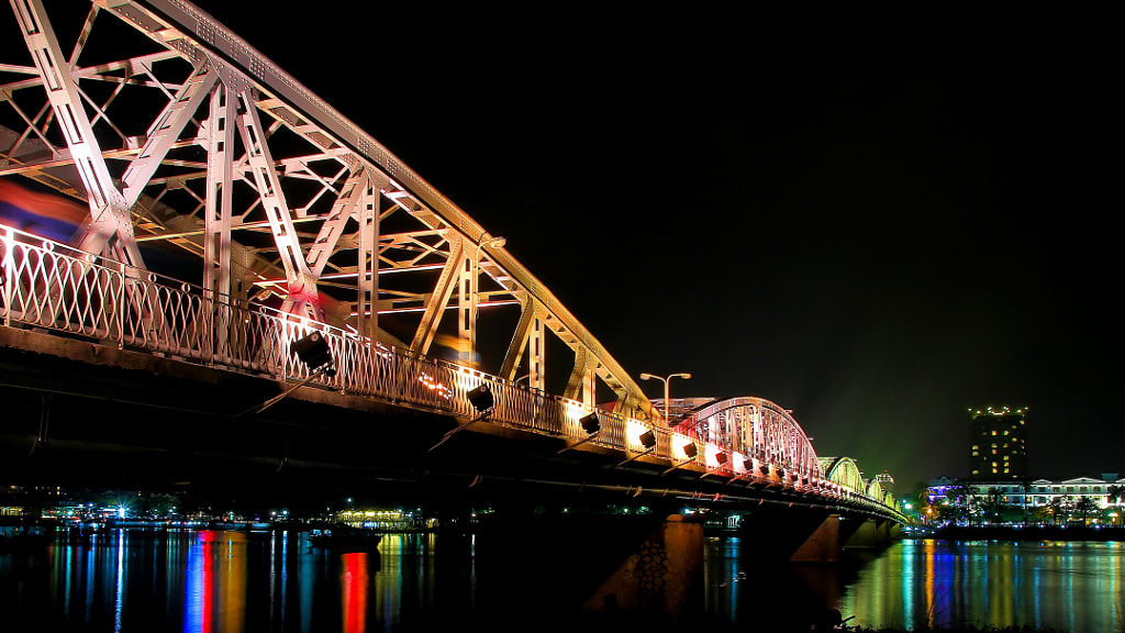 Truong Tien Bridge At Night by Khoi Tran Duc / 500px