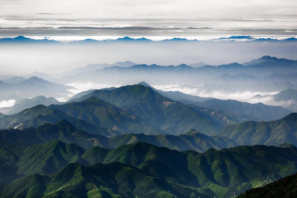 Sea of Clouds, Mount Huangshan 黄山云海-2 by Harrison Zhao / 500px