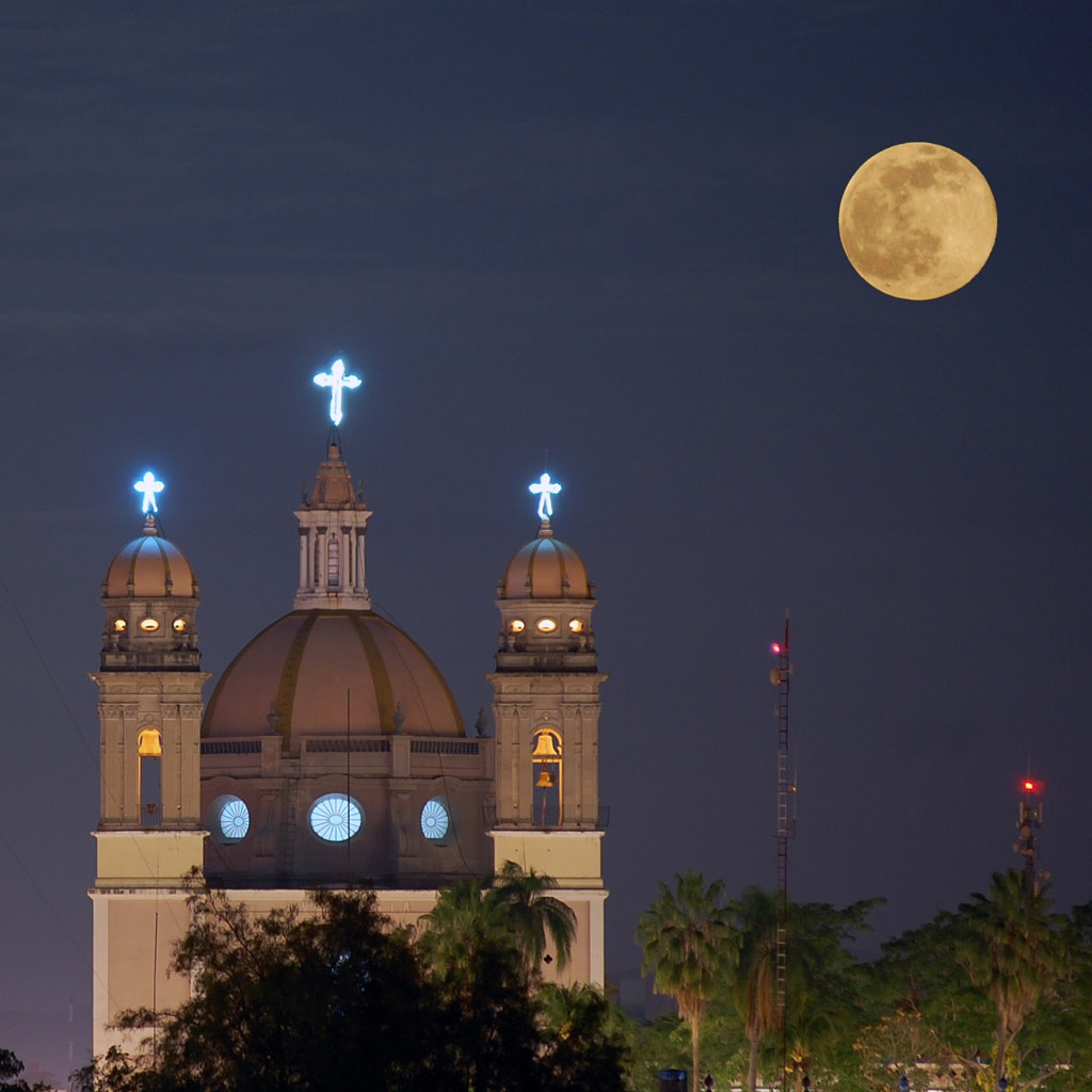 Catedral Colima by Marco Aguayo / 500px