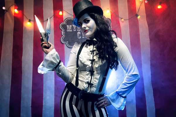 mystiK cirKus II - Sword swallower (2 knives) by Flo Delabioteam | 500px