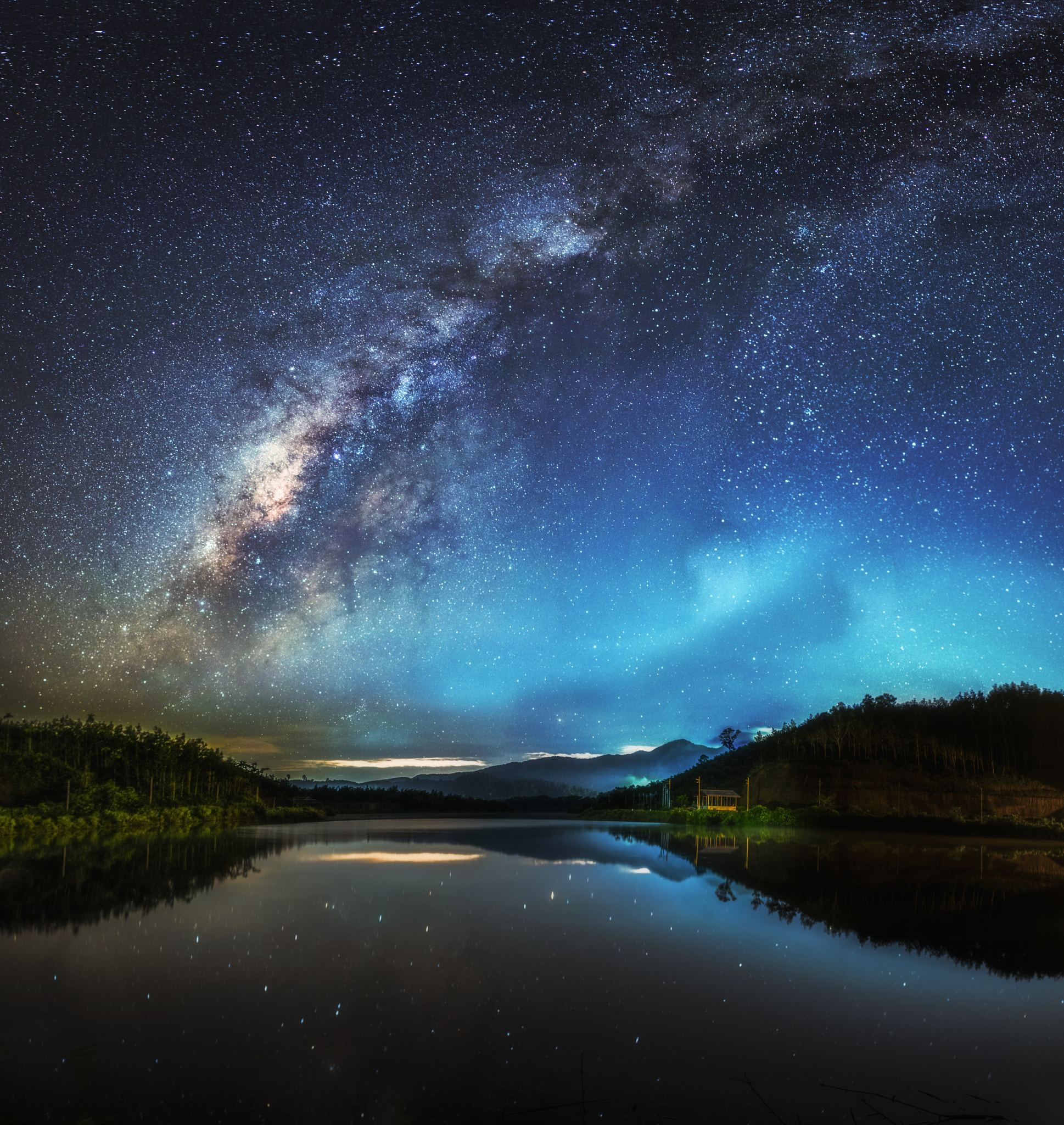 Milky Way Over Lake by GEET THEERAWAT / 500px Milky Way Over Lake by GEET THEERAWAT / 500px