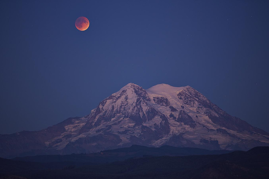 Blood Moon over Mt. Rainier by Barry Gregg / 500px