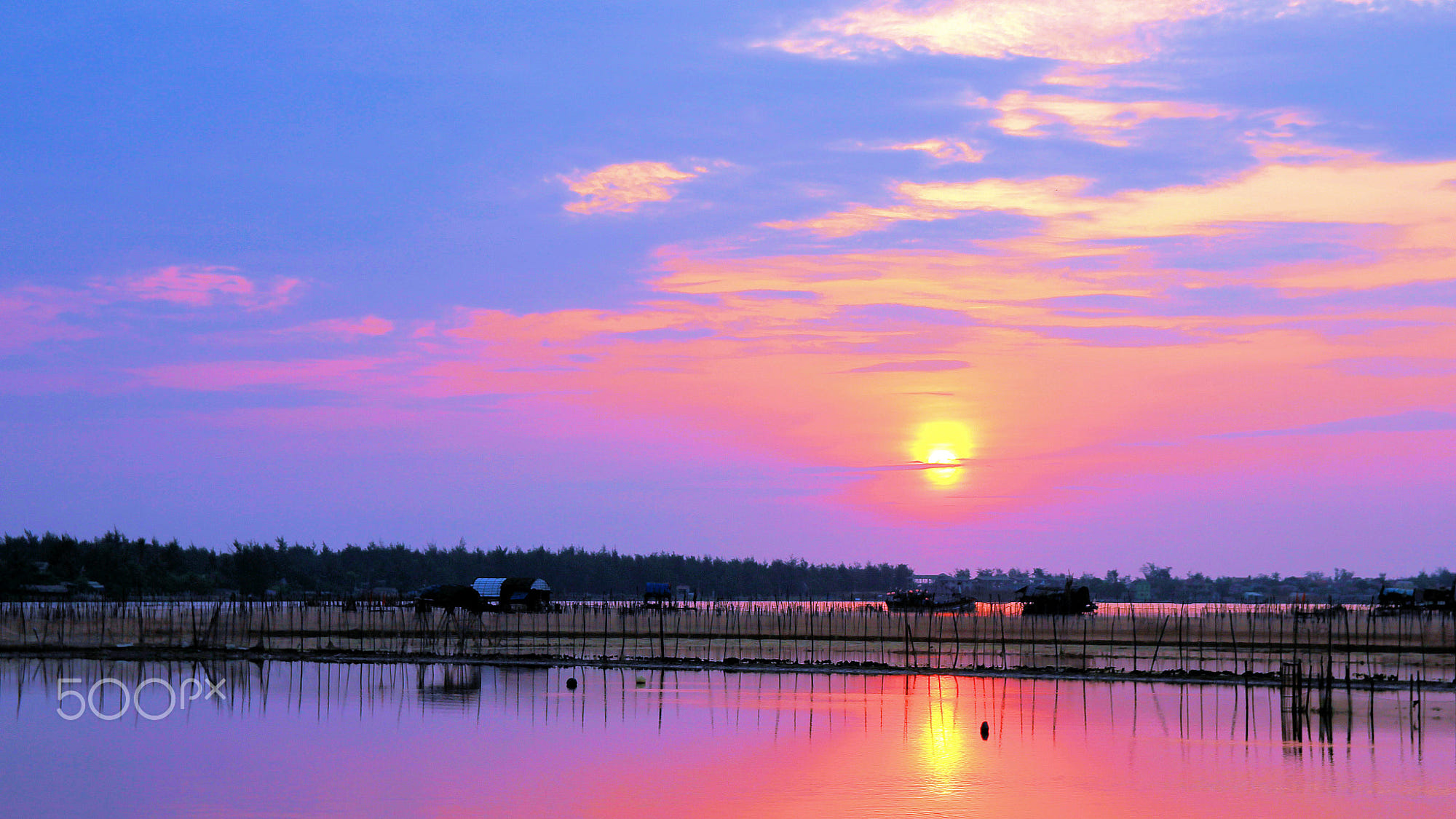 Sunrise at Thuan An by Khoi Tran Duc - Photo 123288155 / 500px
