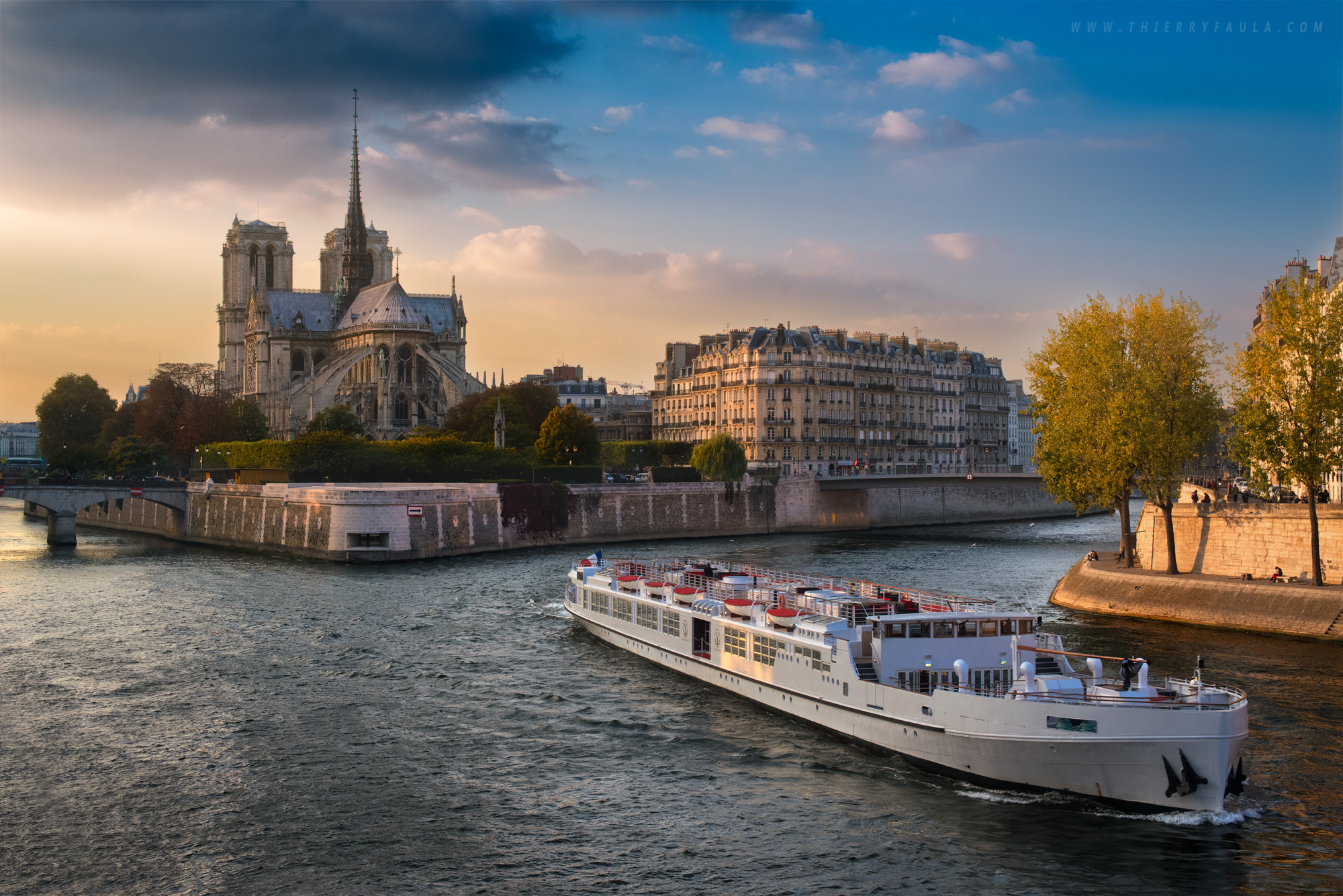 Notre dame by faula thierry / 500px Notre dame by faula thierry / 500px