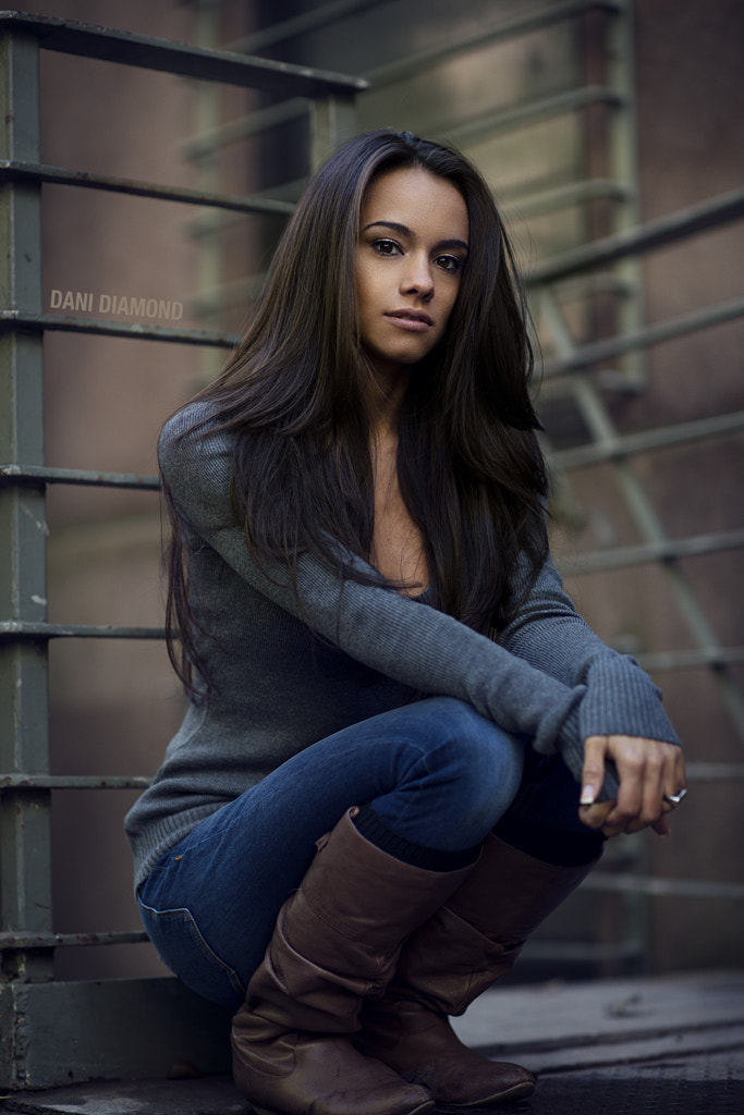 Vicky - Natural Light by Dani Diamond / 500px