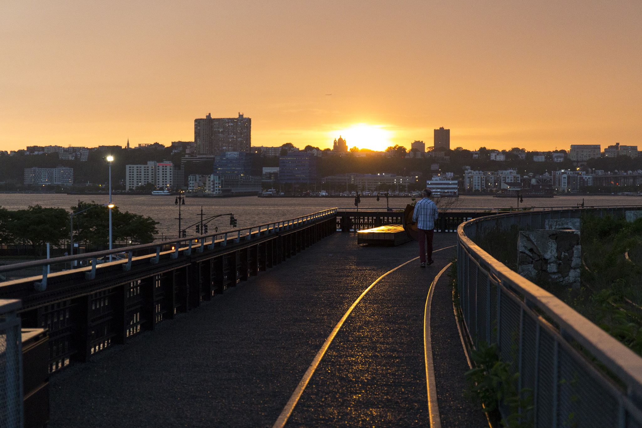 Image, looking west across the Hudson River to New Jersey, and into a ...