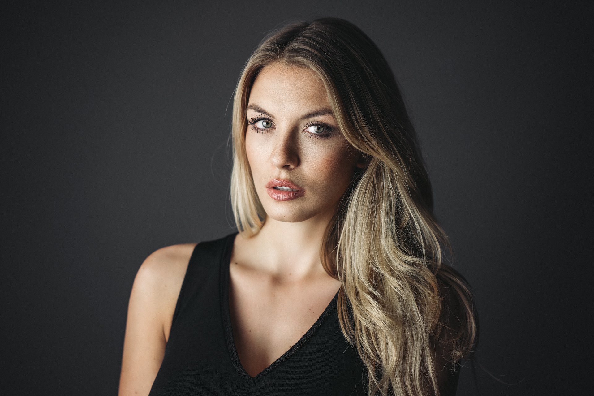 Paulina by Martin Kühn / 500px