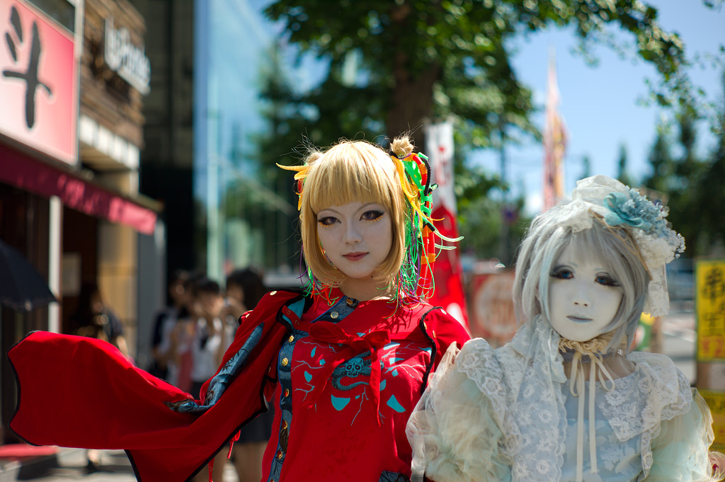 Two cosplayers at Takeshita Street by Al Goye / 500px