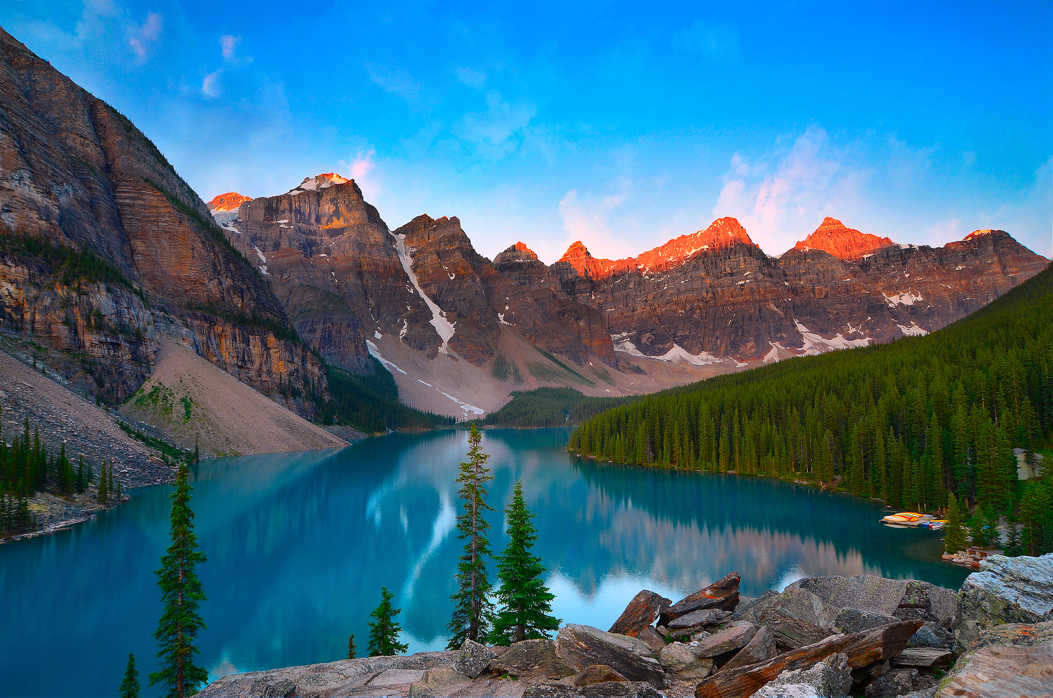 Valley of Ten Peaks by Anura Fernando / 500px