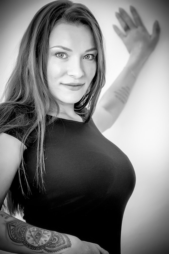 Simply Daisy by Michael Gundelach / 500px