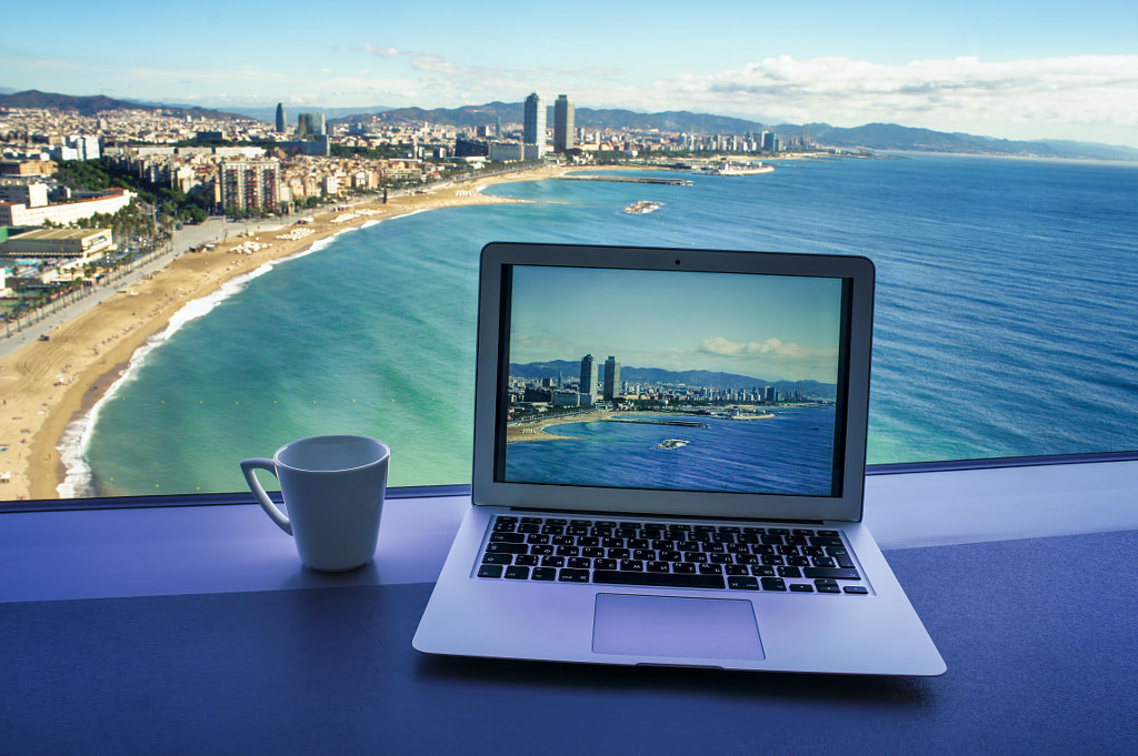 Looking through the screen by Natalia Grebesheva Photography / 500px