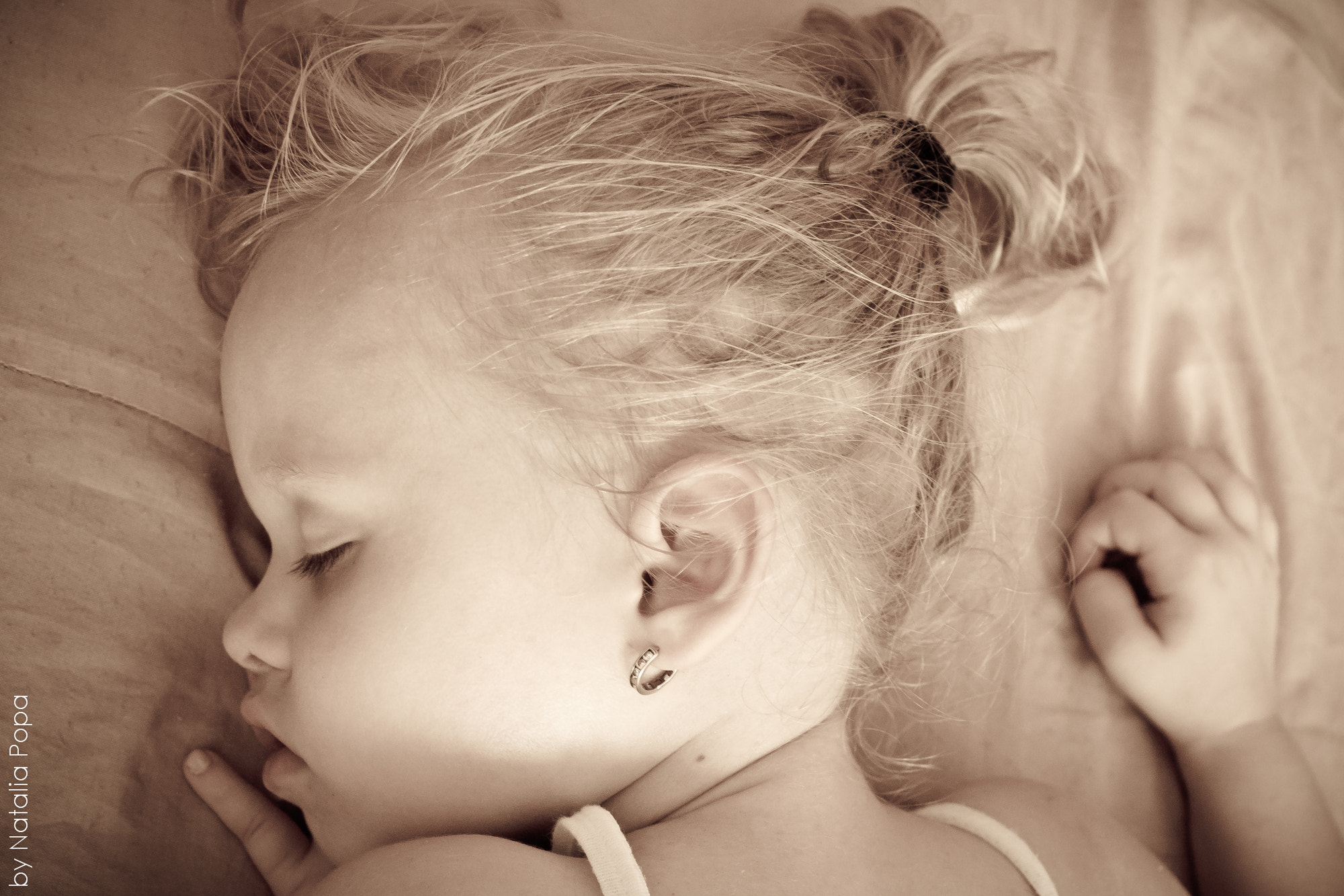 Do you know how angels sleep? :) by Natalia Popa Photography / 500px