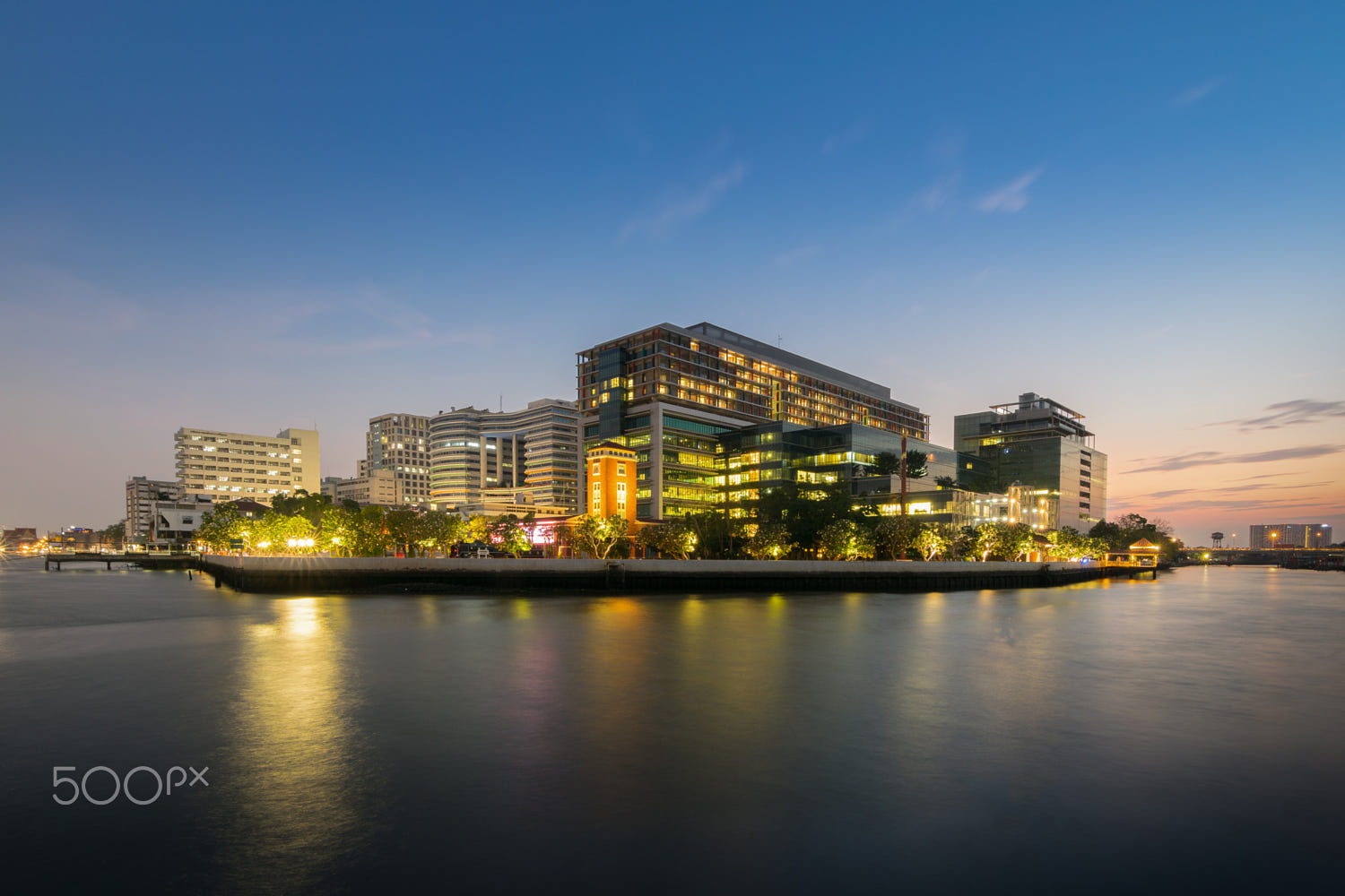 Siriraj Hospital by Tiw Touch / 500px