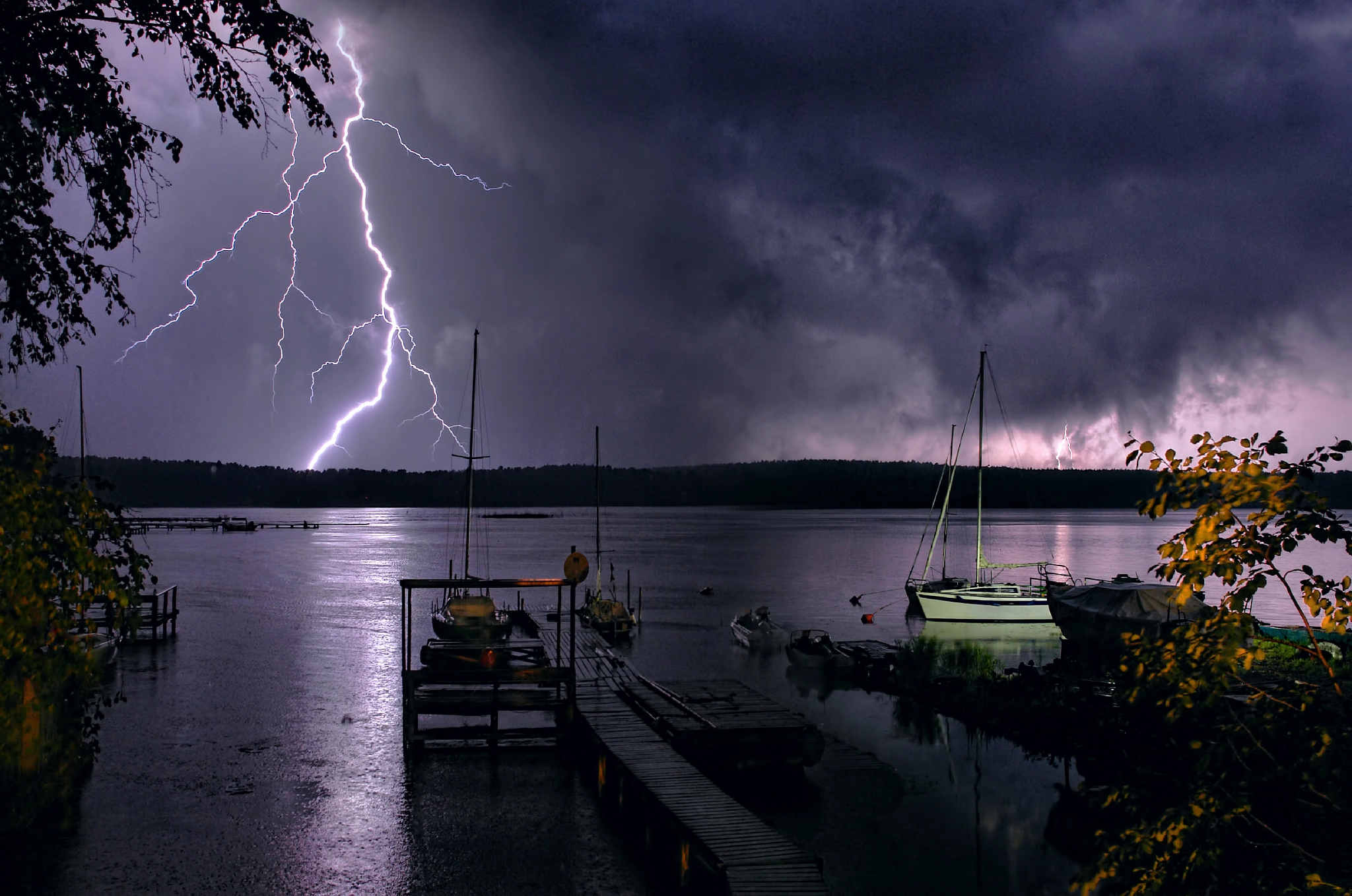 Thunderstorm on lake by Gennadiy Rodionov / 500px