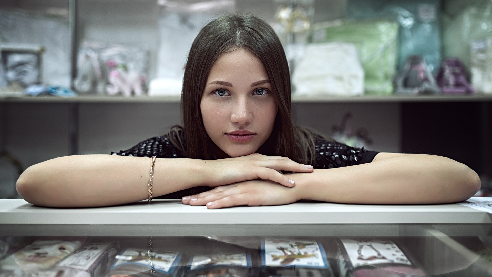 Cute seller by Sergey Fat / 500px