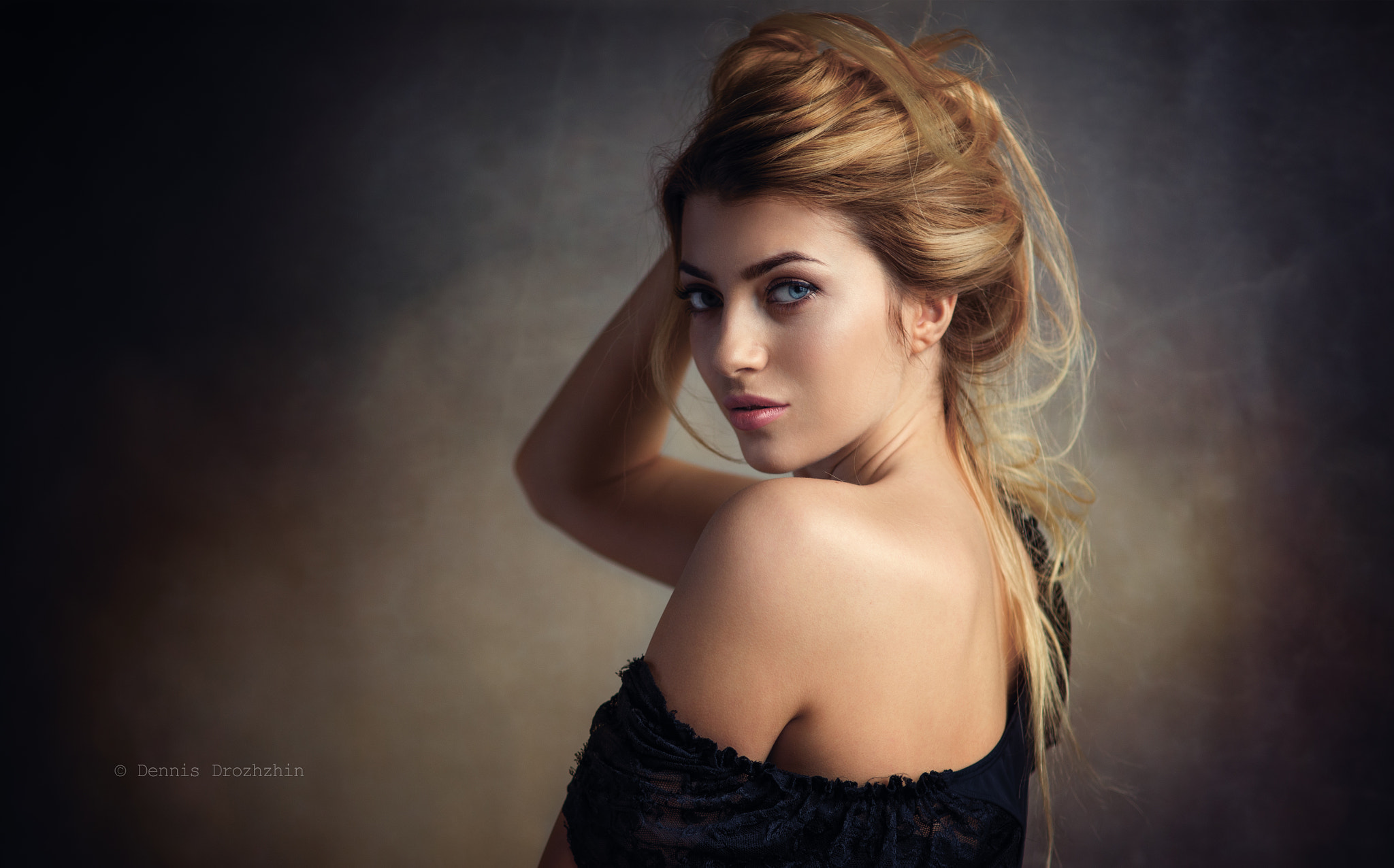 Anna by Dennis Drozhzhin / 500px