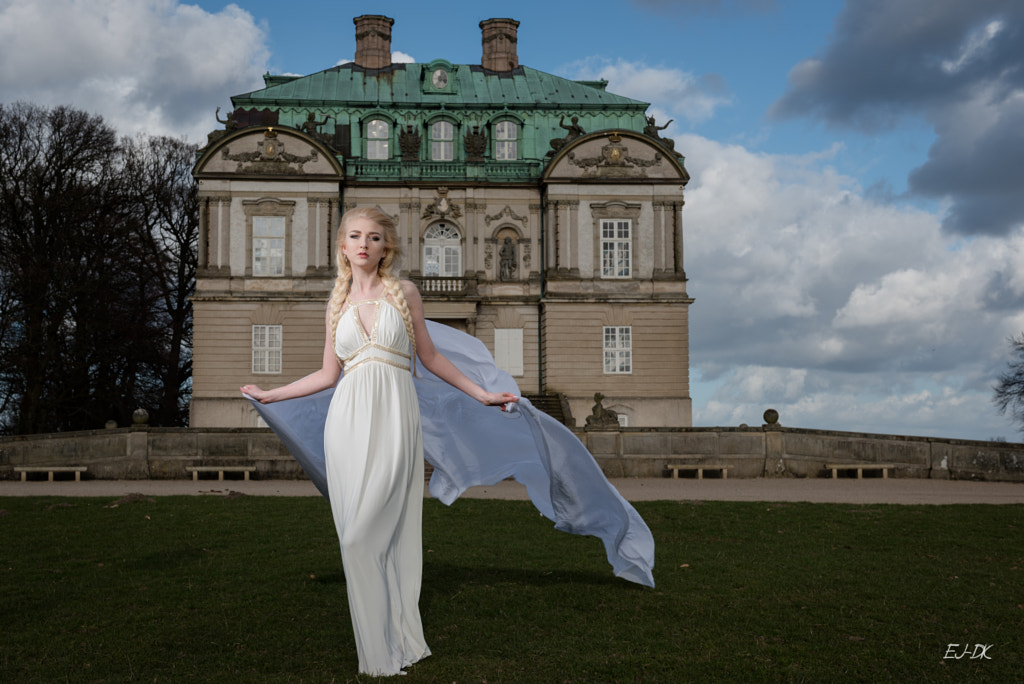 An angel before her castle by EJ-DK / 500px