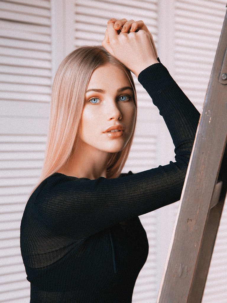 alena by Mikhail Kabochkin / 500px