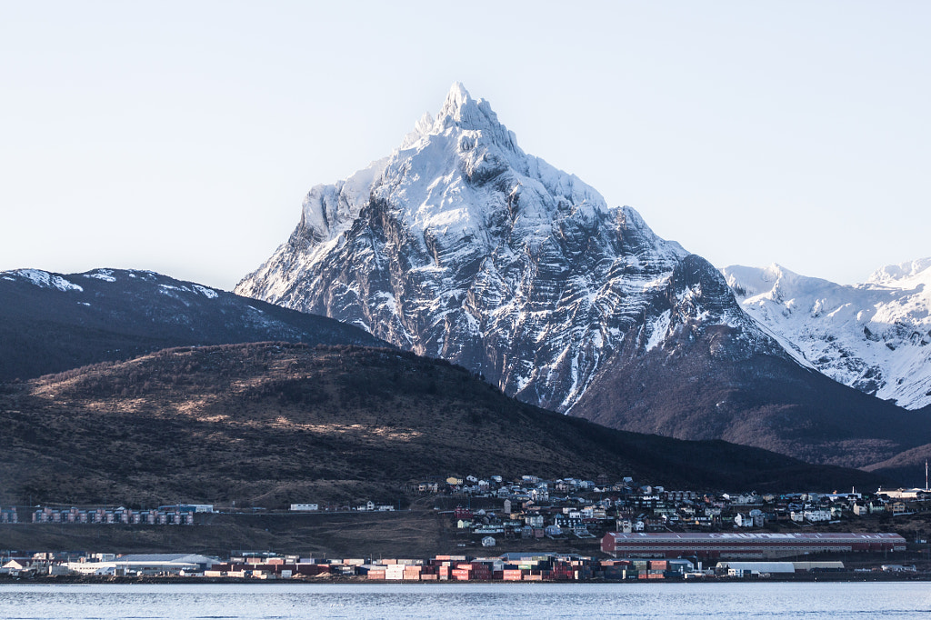Monte Olivia - Mountain and Ushuaia city by Rodrigo Yoshioka / 500px