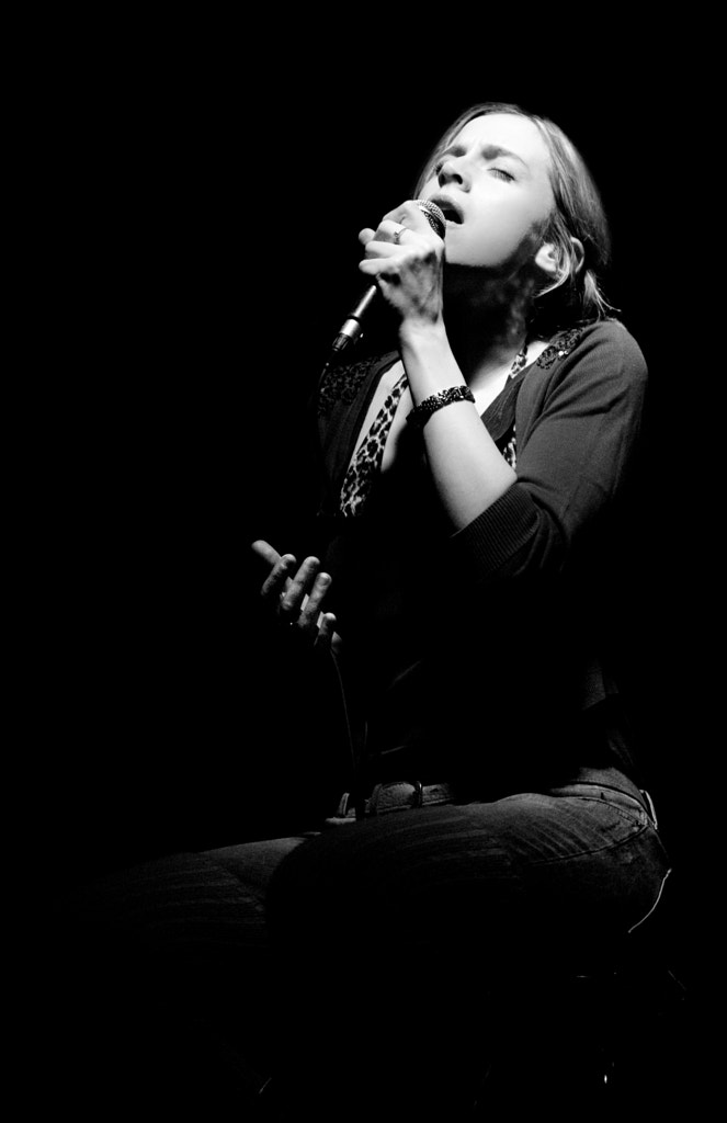 Elsa Kopf - Le concert au Sentier des Halles by Johan Le Bail / 500px