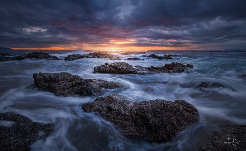 The anger of Poseidon by Jhovany Rosales / 500px