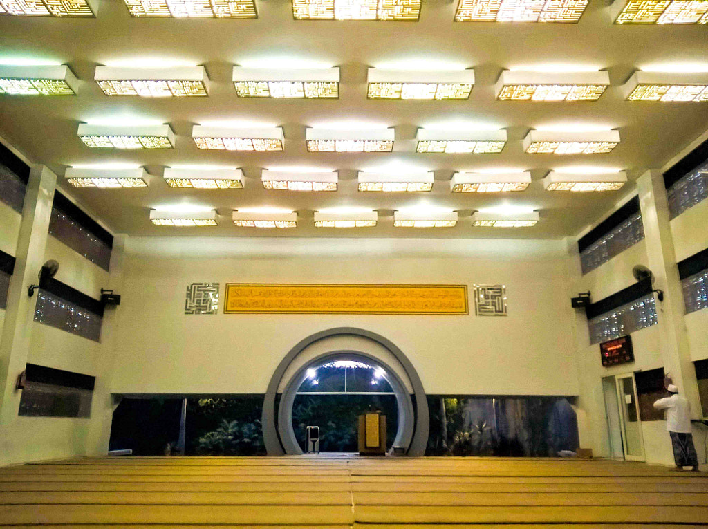 Masjid Raya Al Azhar Summarecon Bekasi by andika / 500px