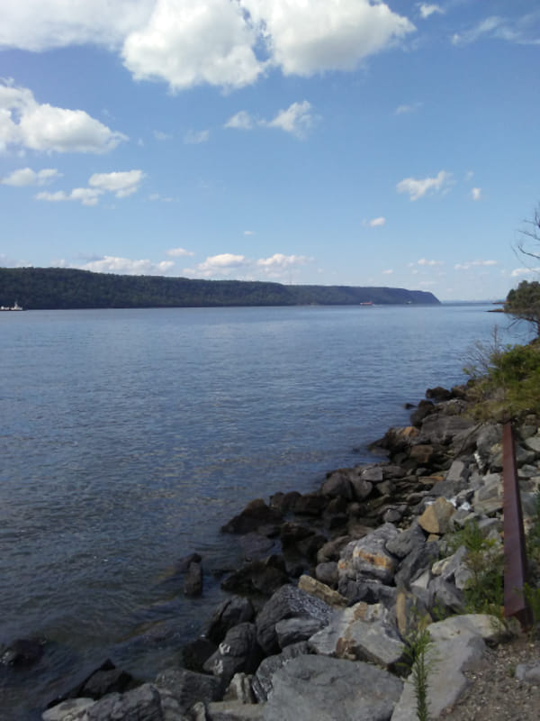 The Hudson River and a view of Palisades Interstate Park from Riverdale... by Travis Hinton / 500px