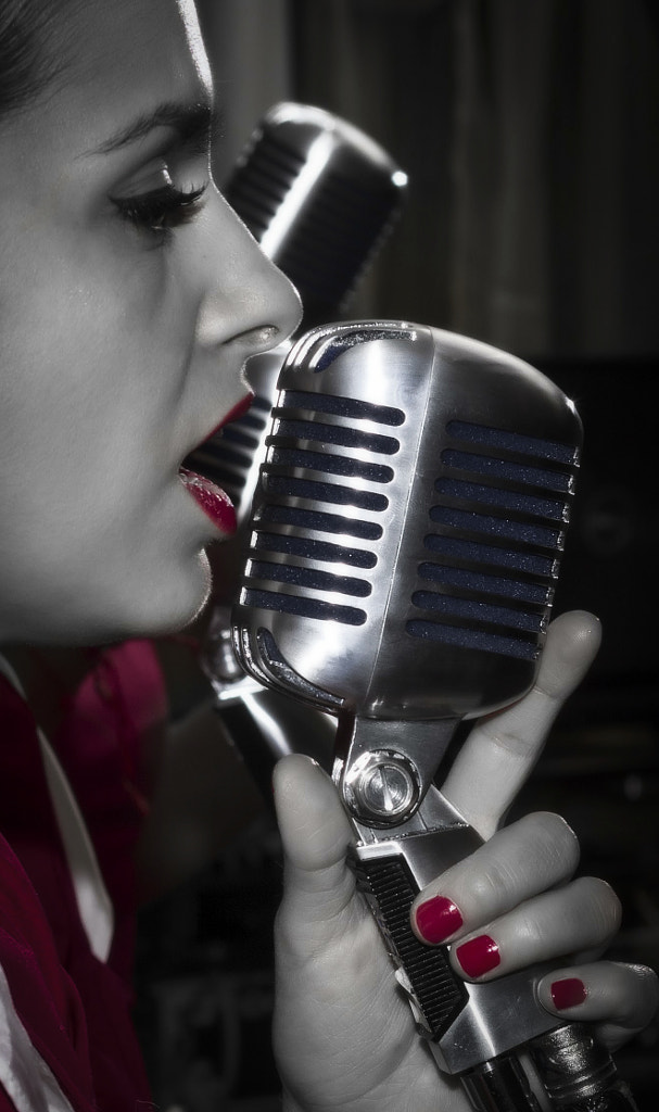 Red & black sound by Ivan Matev / 500px