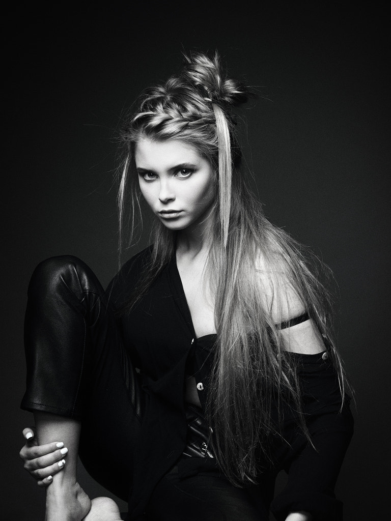 Alla by Ilya Varivchenko / 500px