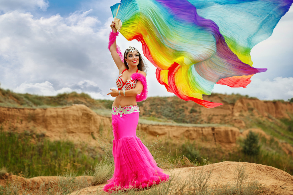 Girl dancing belly dance with a shawl by Elena Vagengeim / 500px