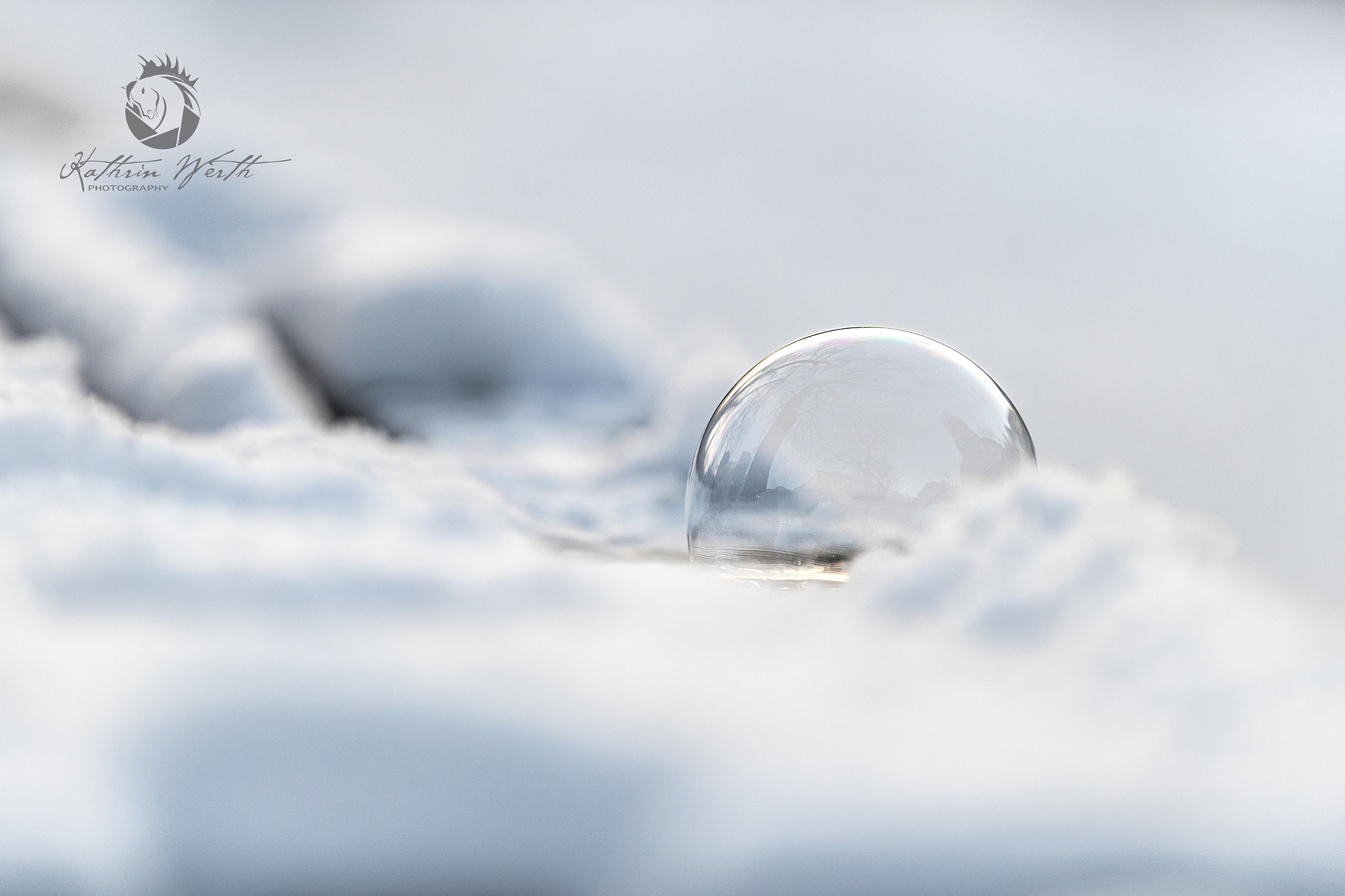 Seifenblase im Schnee by Kathrin Werth Photography / 500px