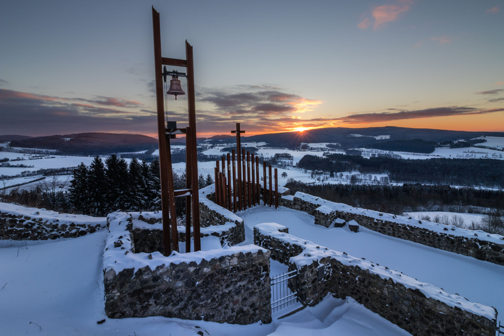 Burgruine Waldeck im Winter by Doogie / 500px