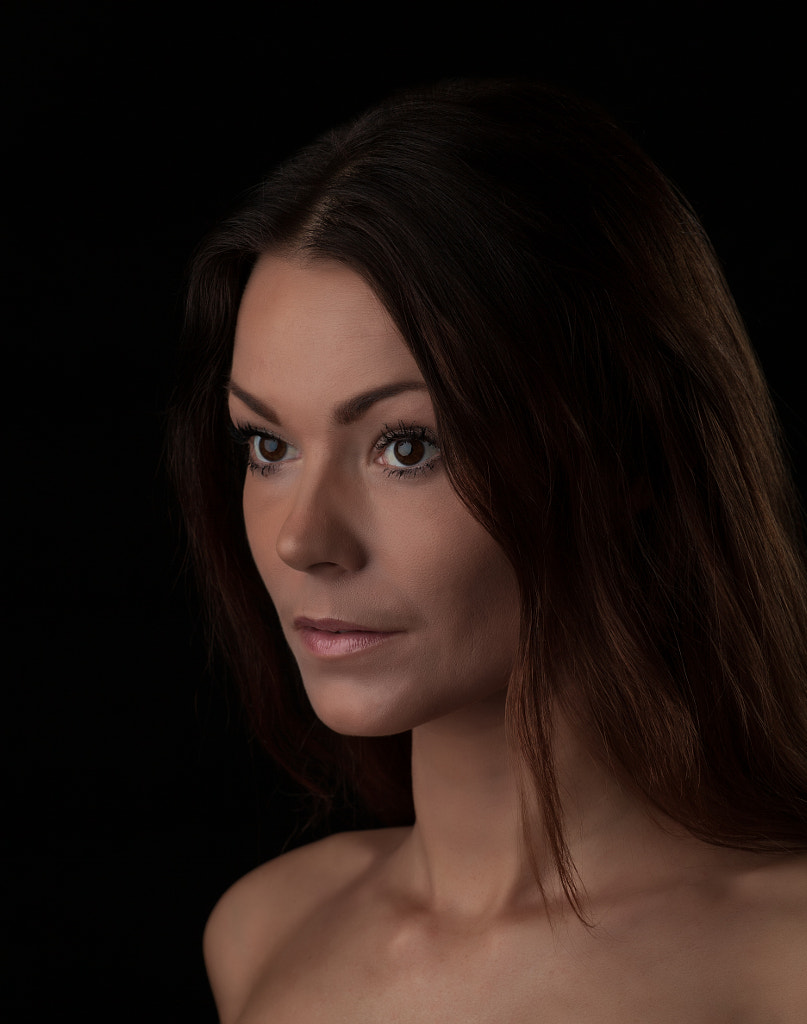 Sarah by Kenneth Adelsten / 500px