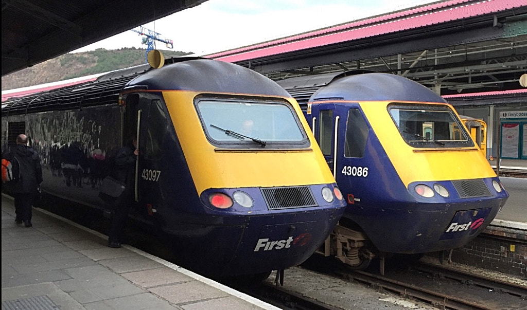 First Great Western Railway High Speed Train - 43097 and 43086 by ...