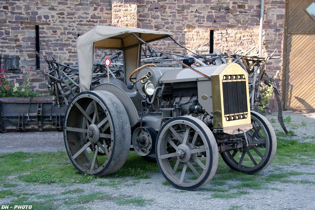 historical tractor, Hanomag of 1926 by Klaus Heinemann / 500px