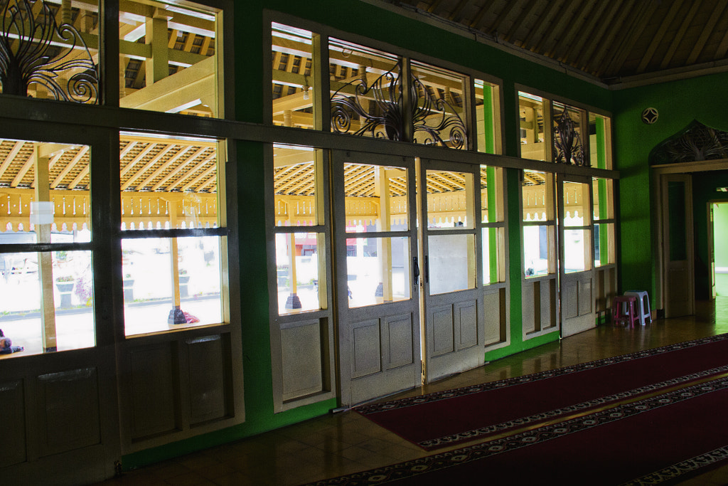 windows and door by Hartono Wijaya / 500px