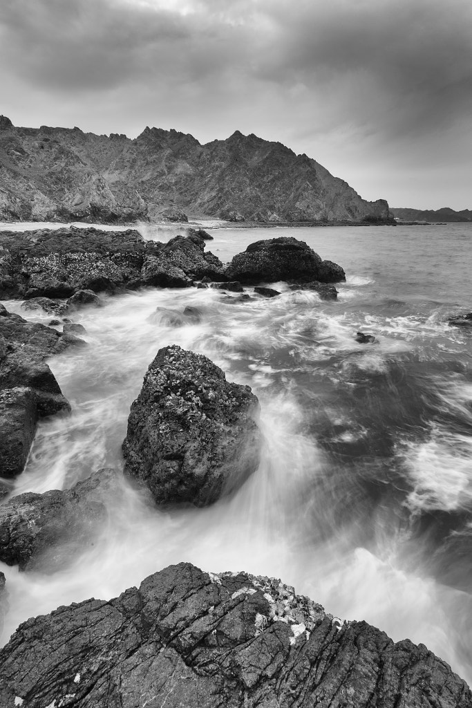 Wave by Oman Aladawi / 500px
