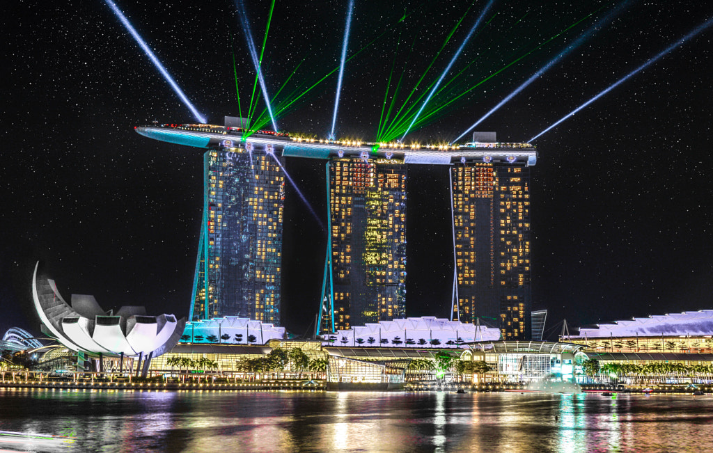 Light show at the Marina Bay Sands, Singapore by Junwon Choi / 500px