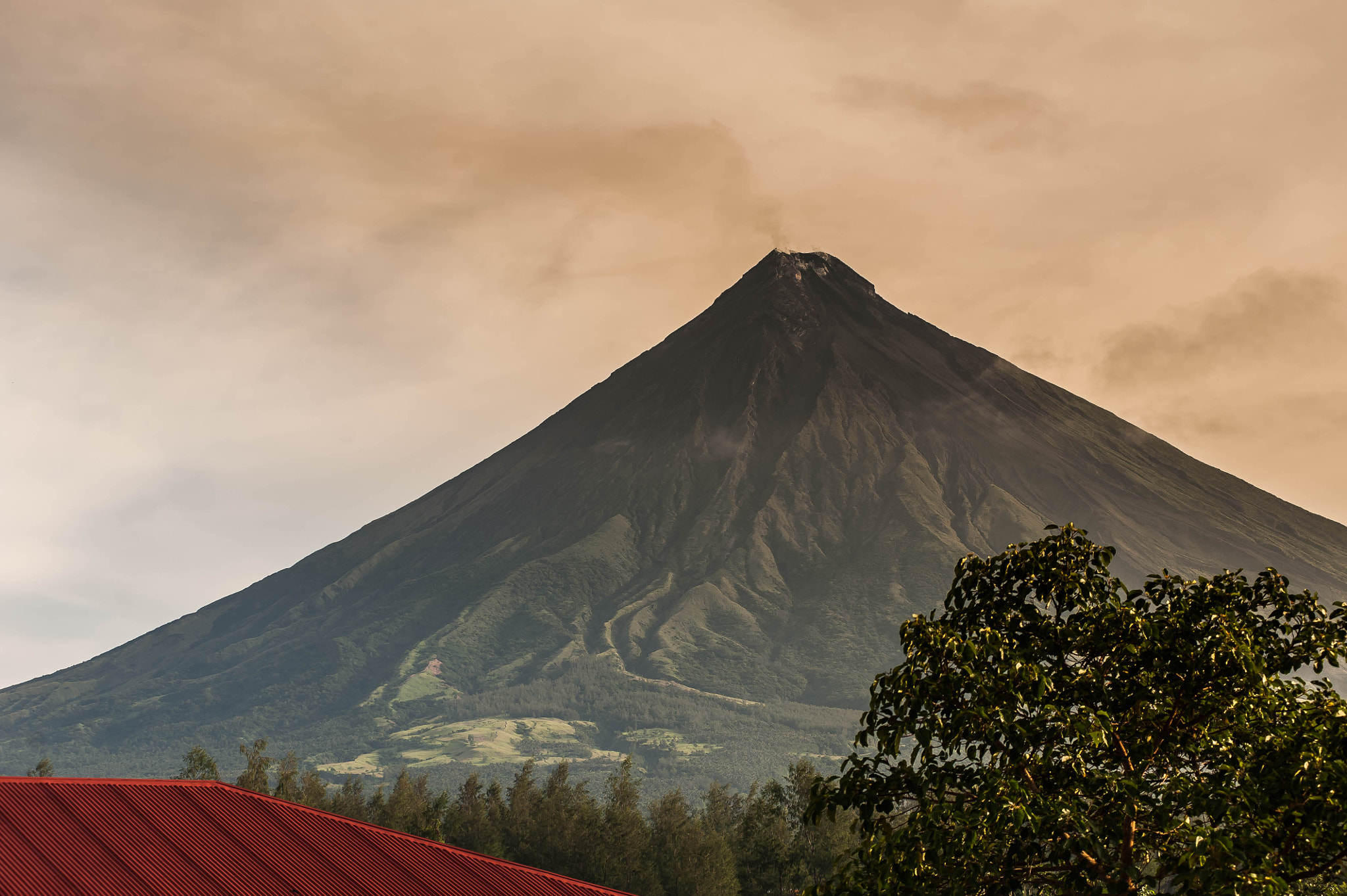Mt Mayon, Philippines by Tonypet Montemayor / 500px