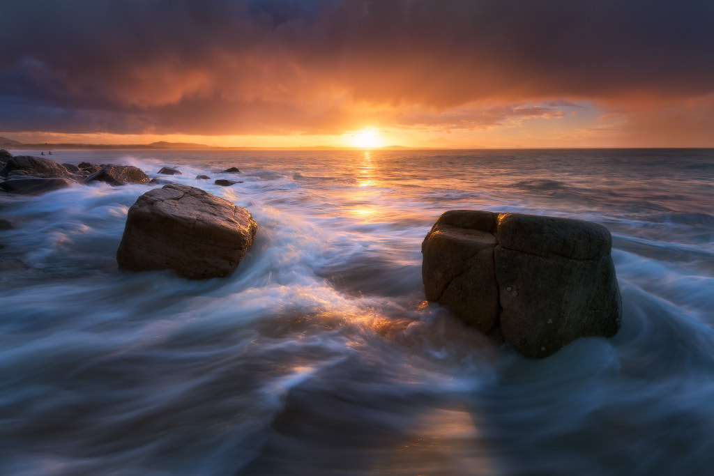 Breaking light by Dylan Toh & Marianne Lim / 500px