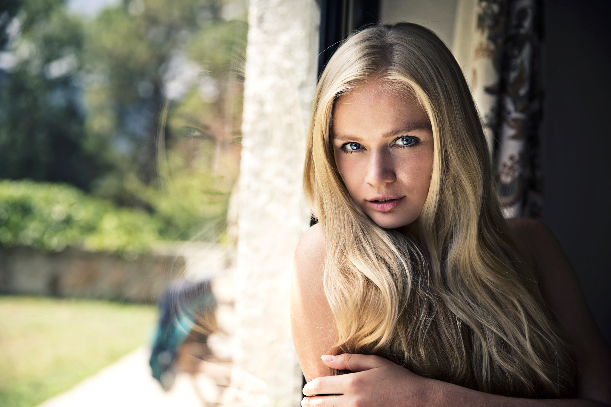 Yulia. Reflection by jlronin / 500px